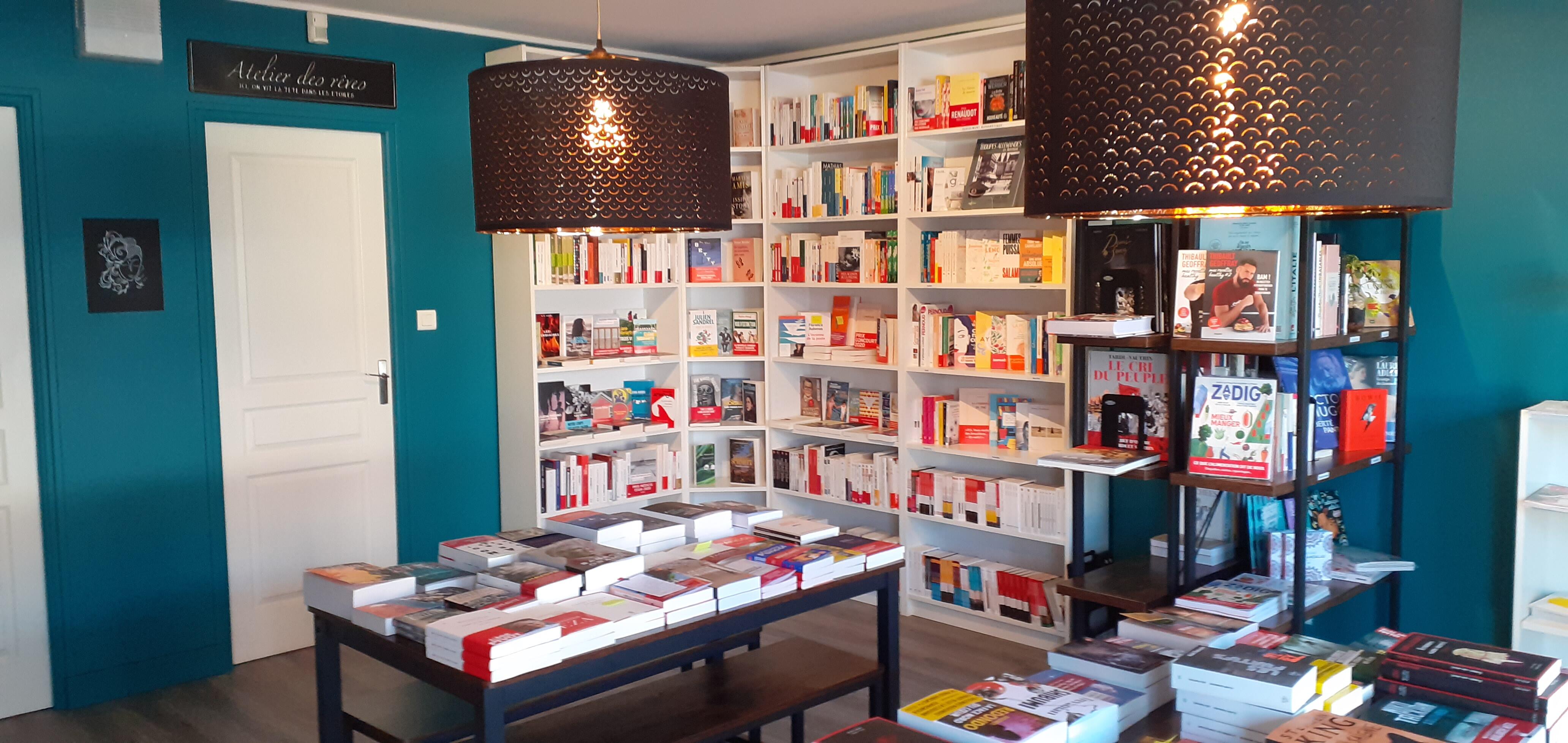 La librairie Des livres et vous accueille ses premiers clients - Livres ... La librairie Des livres et vous accueille ses premiers clients - Livres ...