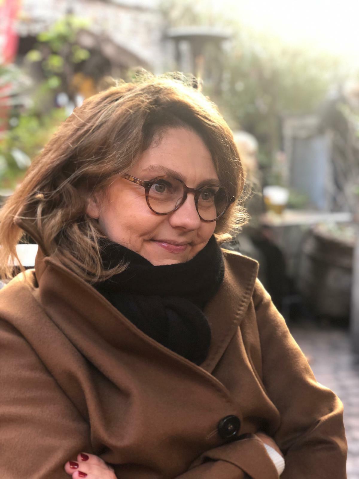 Delphine Apiou, "Être une femme périmée, tu sais c'est pas si facile ...